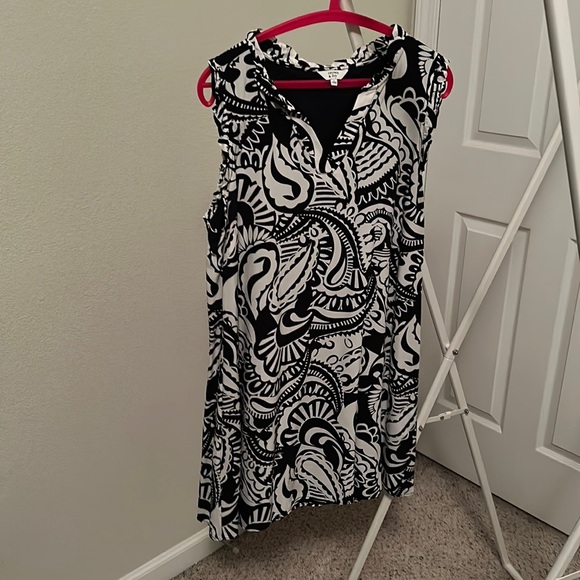 crown & ivy | Dresses | Crown And Ivy Paisley Dress | Poshmark